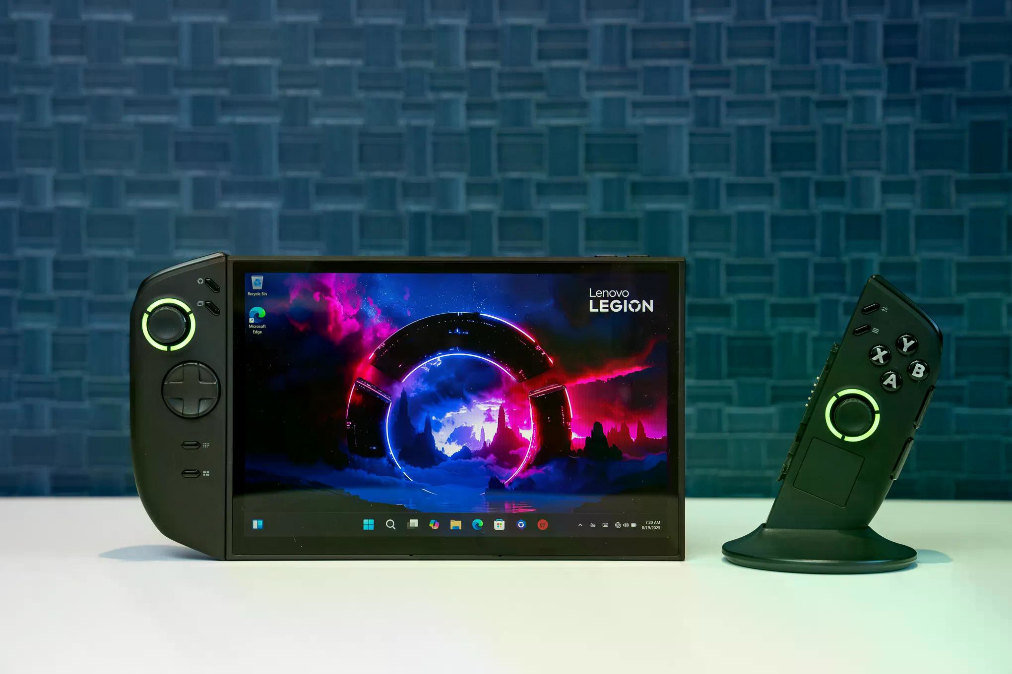 Lenovo oficiálne oznamuje handheld Legion Go 2, šokuje hlavne cenou ...