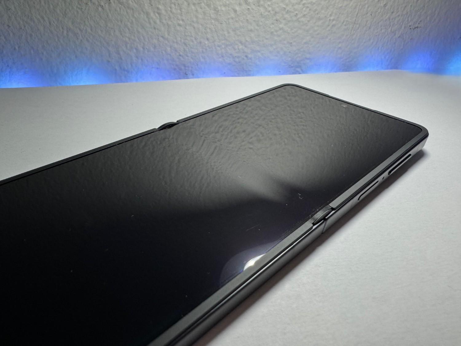 Samsung Galaxy Z Flip7 (RECENZIA): Elegán so štíhlou konštrukciou ...