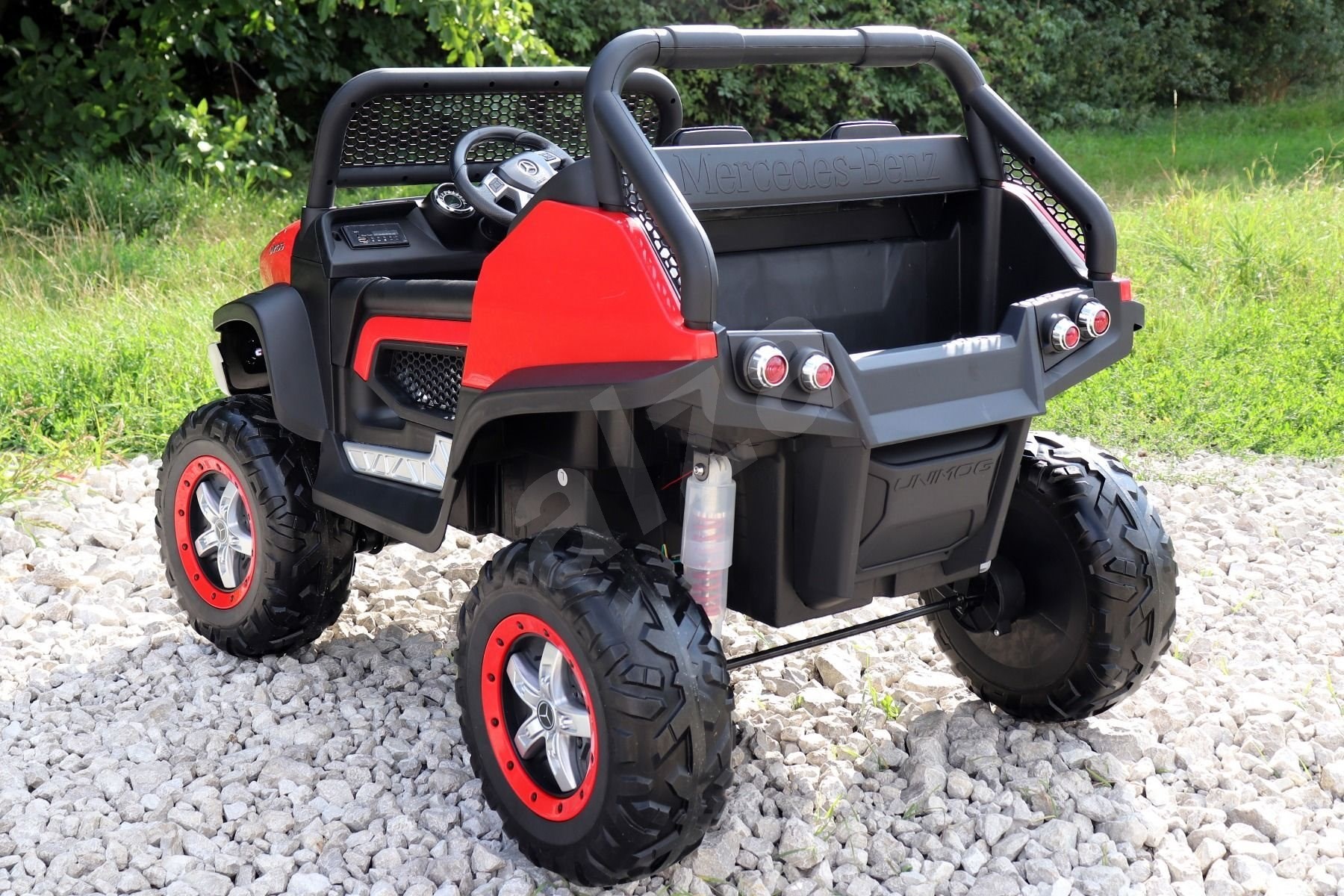 Mercedes Unimog červený - Detské elektrické auto | Alza.sk